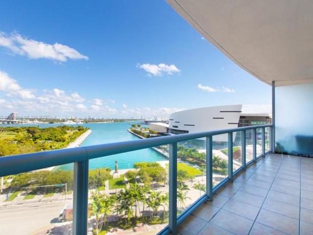 888 Biscayne Blvd #1010 Miami, FL 33132