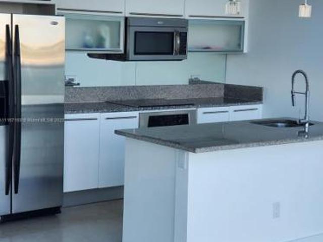888 Biscayne Blvd #1104 Miami, FL 33132
