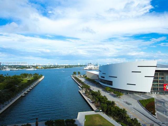 888 Biscayne Blvd #1907, Miami, FL 33132