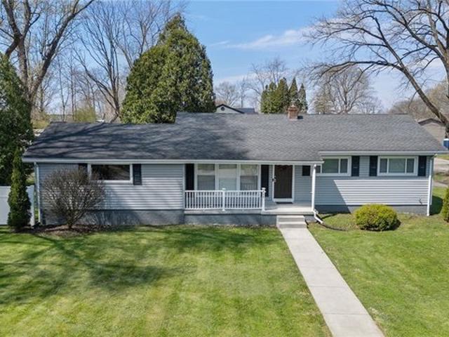 888 Orchard Ave, Barberton, OH 44203