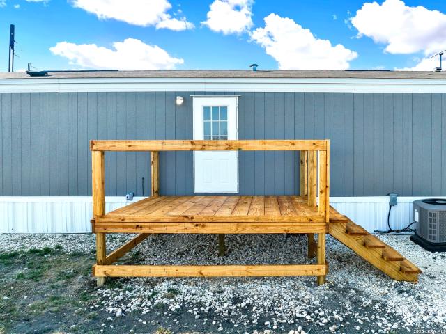 888 Lobo Loop, Hondo, TX 78861 | MLS #1883 | Compass