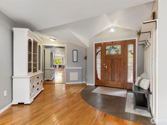 888 Leschi Way