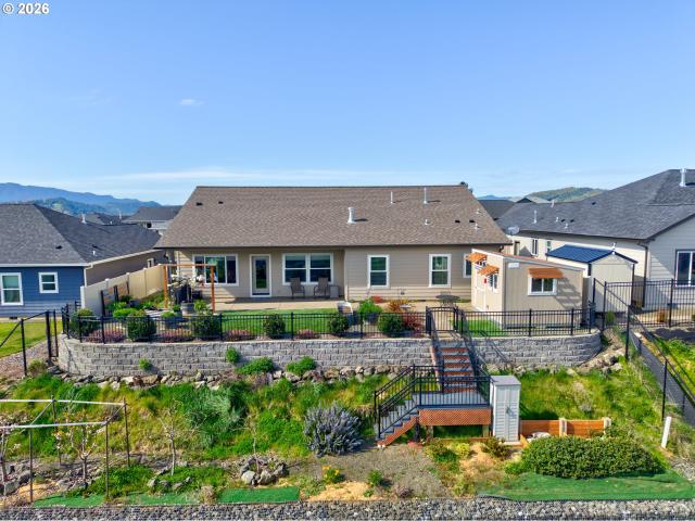 888 medina ave