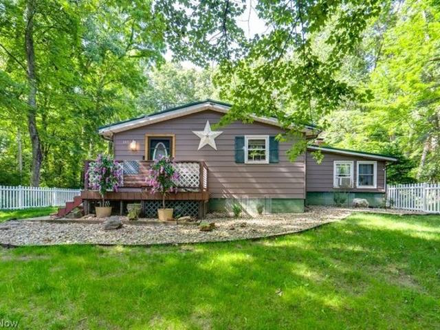 888 Mill Rd, Ravenna, OH 44266