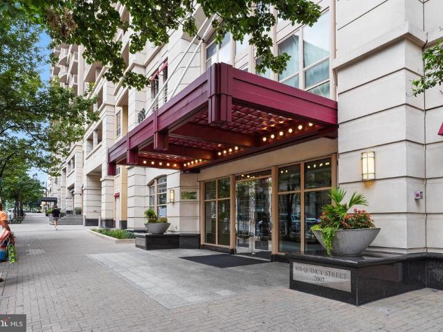 888 N Quincy Street # 1411