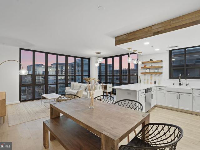 888 N Quincy Street # 1901