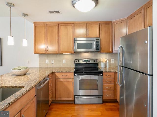 888 N Quincy Street # 1203