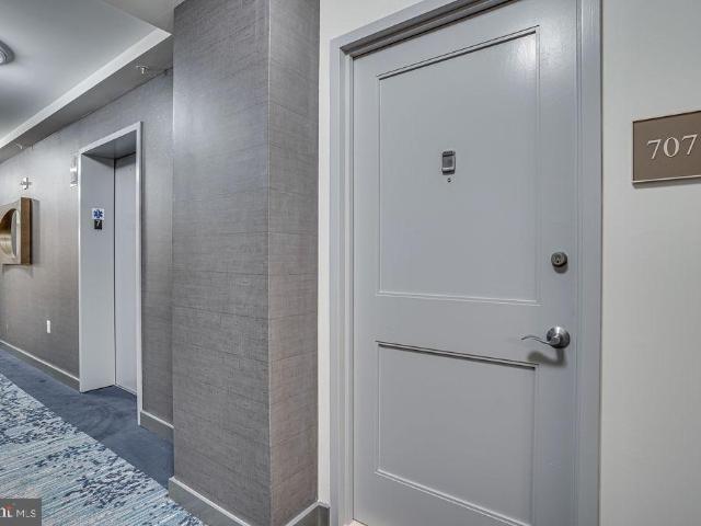 888 N Quincy Street # 707
