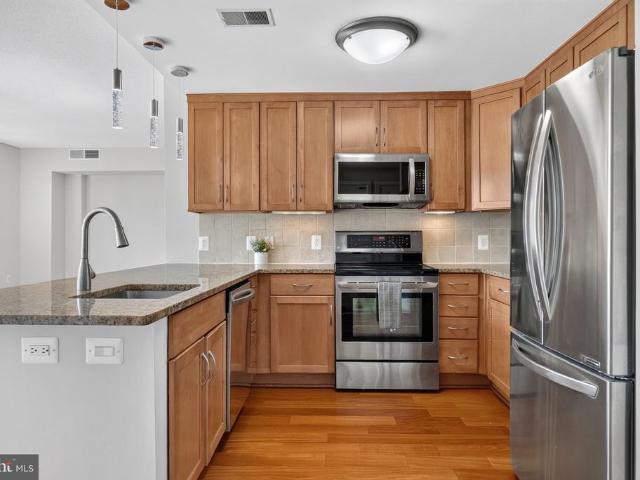 888 N Quincy Street # 910
