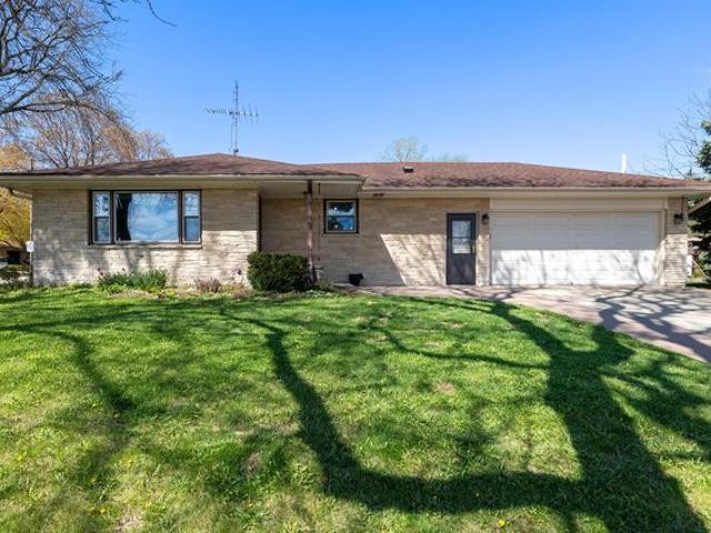 888 S 6th Ave, West Bend, WI 53095