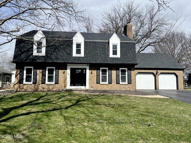 888 Sandalwood Rd E, Perrysburg, OH 43551