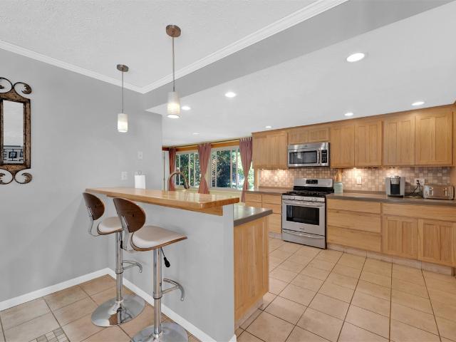 888 W Walnut Street