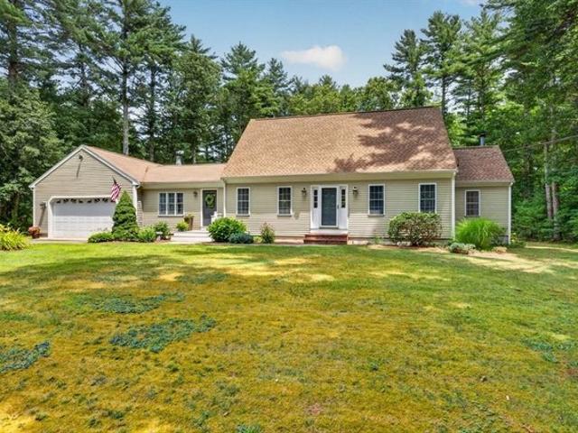 888 Walnut Plain Rd, Rochester, MA 02770