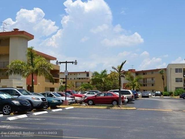 8895 Fontainebleau Blvd #304, Miami, FL 33172