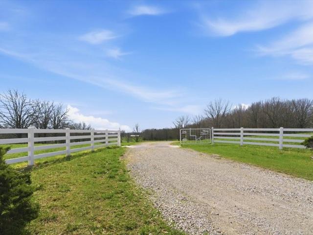 8896 State Route Zz, West Plains, MO 65775