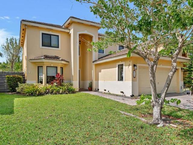 8892 208th Ter SW, Cutler Bay, FL 33189