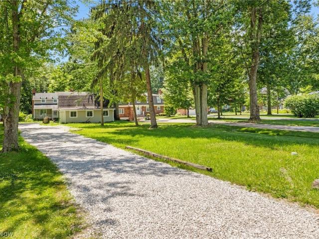 889 Grayton Road