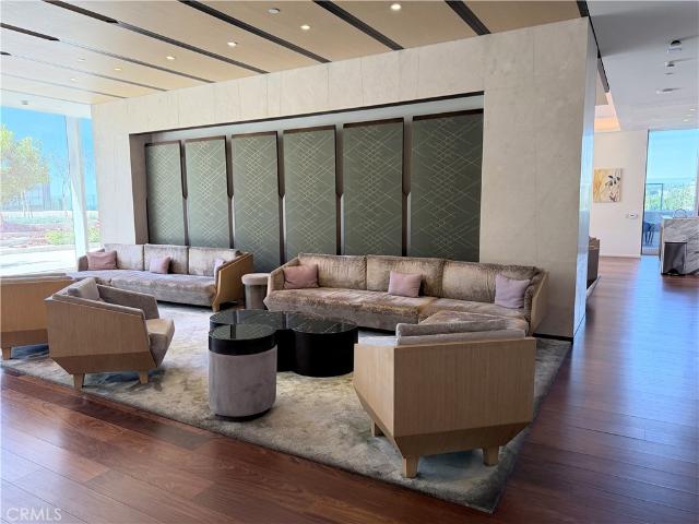 889 Francisco Street 3105