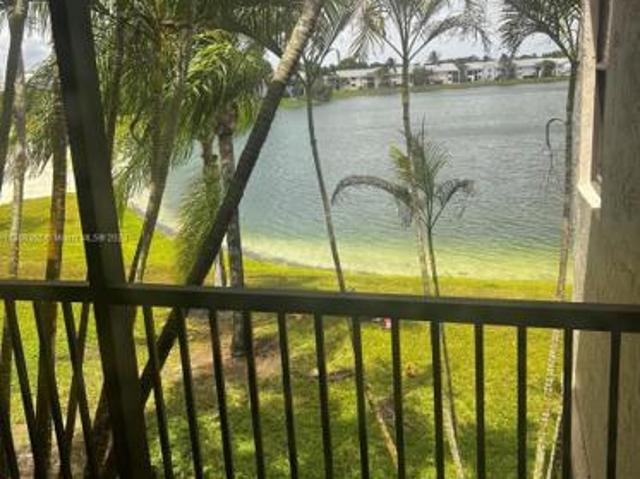 889 Hamilton Dr #889E, Homestead, FL 33034