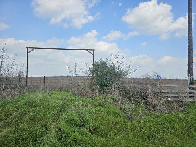 889 Old Columbus Rd N, Sealy, TX 77474