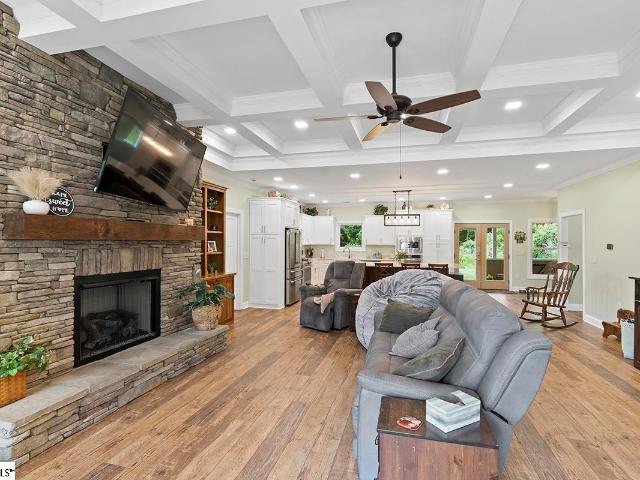 889 Murdock Road