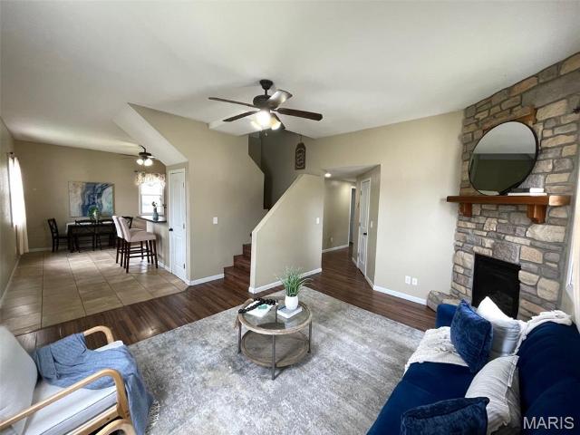 889 N 1st St, Breese, IL 62230 | MLS #25071