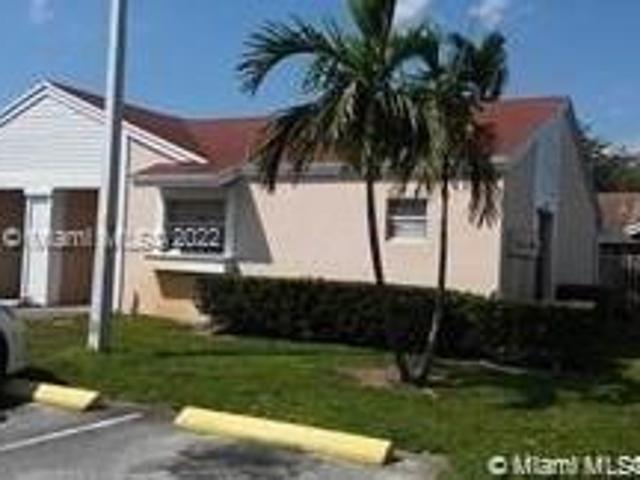 889 NE 214th Ln #1 Miami, FL 33179