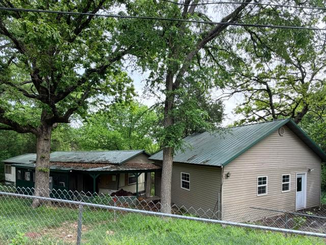 889 Powell Road