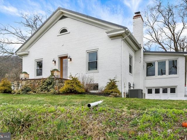 889 Pfoutz Valley Rd, Millerstown, PA 17062