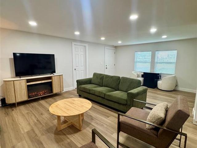 889 Quail Creek Circle