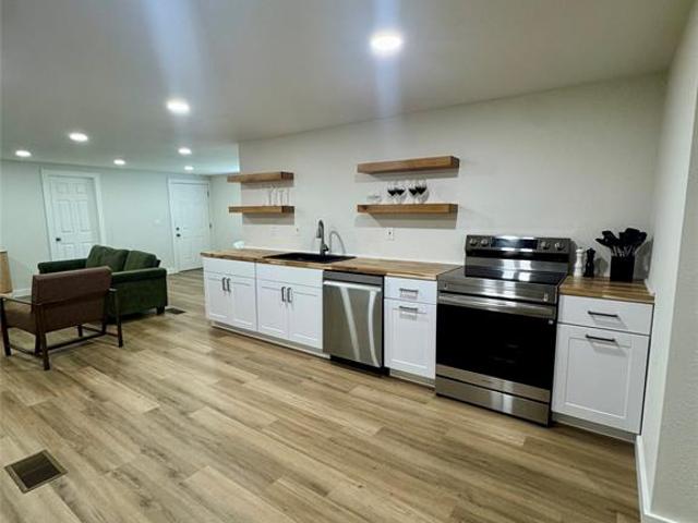 889 Quail Creek Circle