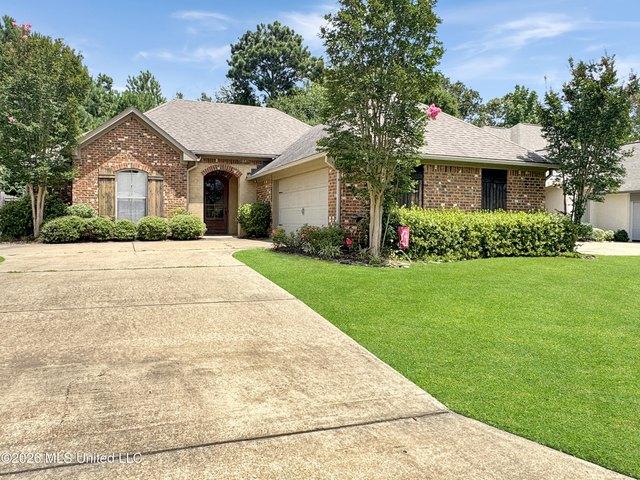 889 Willow Grande Cir, Brandon, MS 39047