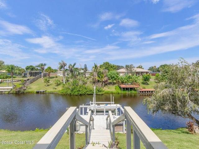 889 Vance Cir NE, Palm Bay, FL 32905