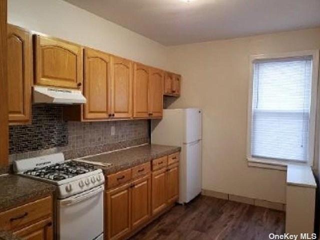 88 41 81 Rd 2R, Glendale, NY
