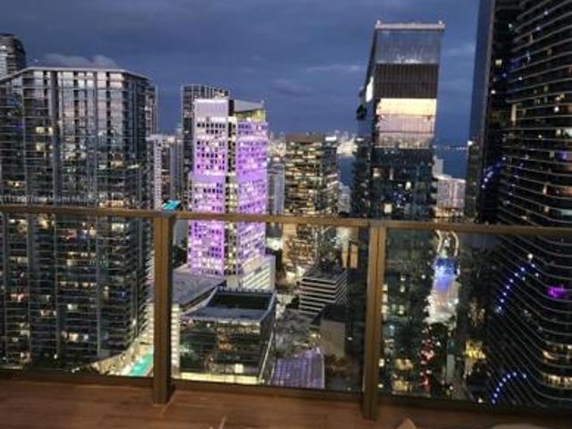 88 7th St SW #4005, Miami, FL 33130