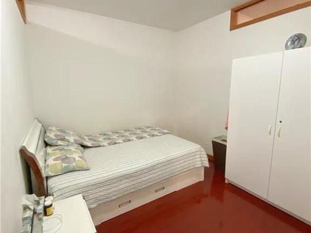 88 11 Elmhurst Avenue, Unit F11