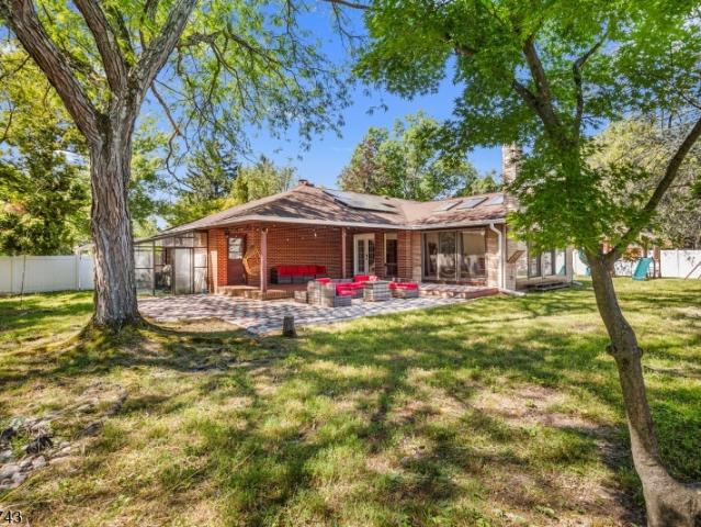 88 Tall Oaks Dr