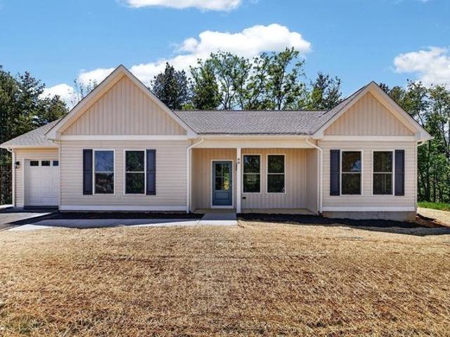 88 Upland Ct, Stuarts Draft, VA 24477