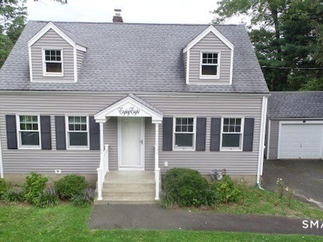88 Vineyard Rd, Hamden, CT 06517