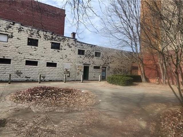 88 W State St