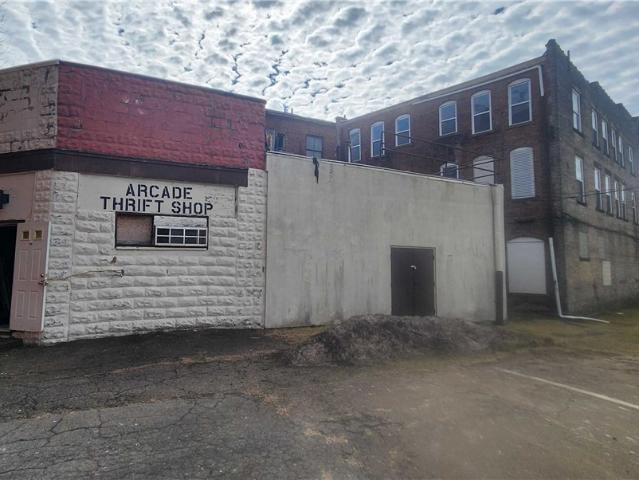 88 W State St