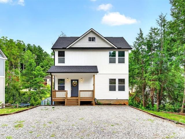 88 Walker St, Black Mountain, NC 28711