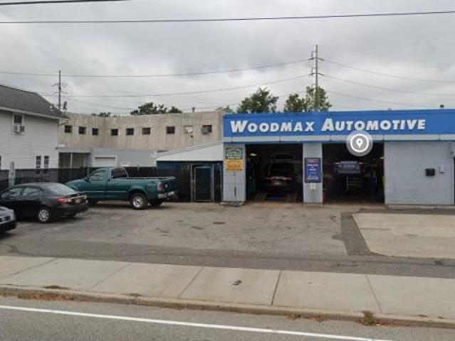 88 Woodbury Rd, Hicksville, NY 11801