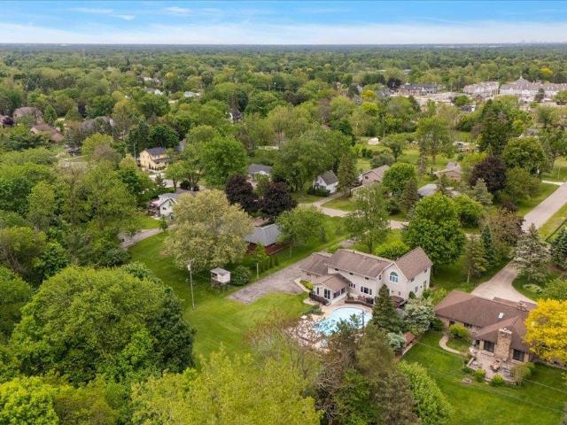 88 Aspinwall Drive