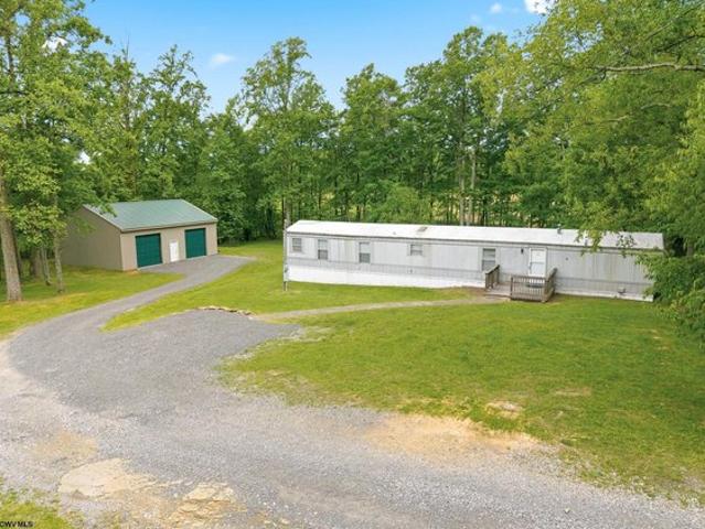 88 Bartges Rd, Morgantown, WV 26508