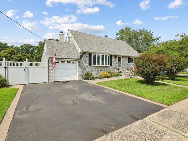 88 Bentley Ave, Old Bridge, NJ 08857