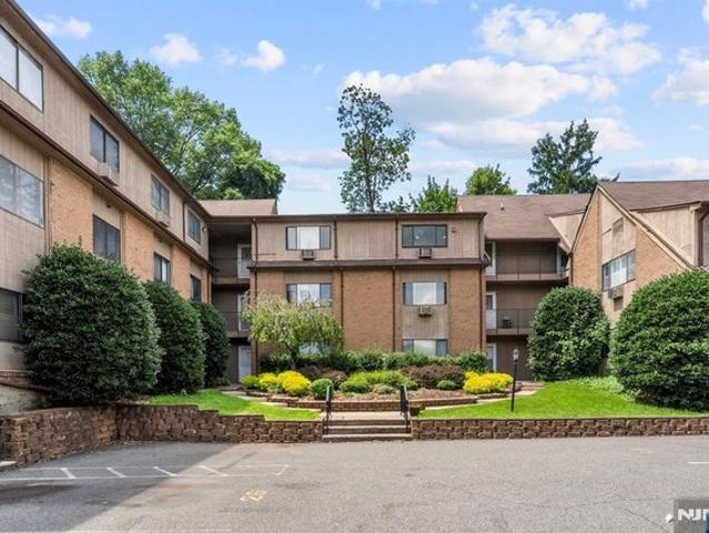 88 Boulevard Apt 304, Passaic, NJ 07055