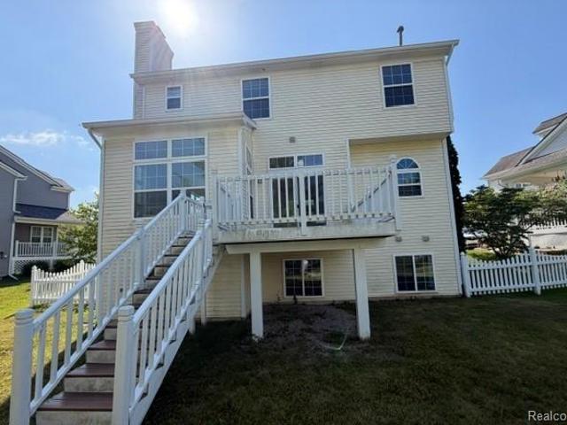88 Champlain Boulevard