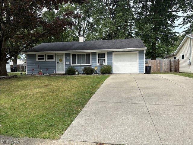 88 Circle Dr, Medina, OH 44256