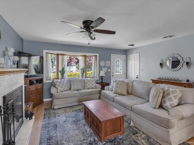88 Colonial St, East Northport, NY 11731 | MLS #991921 | Compass